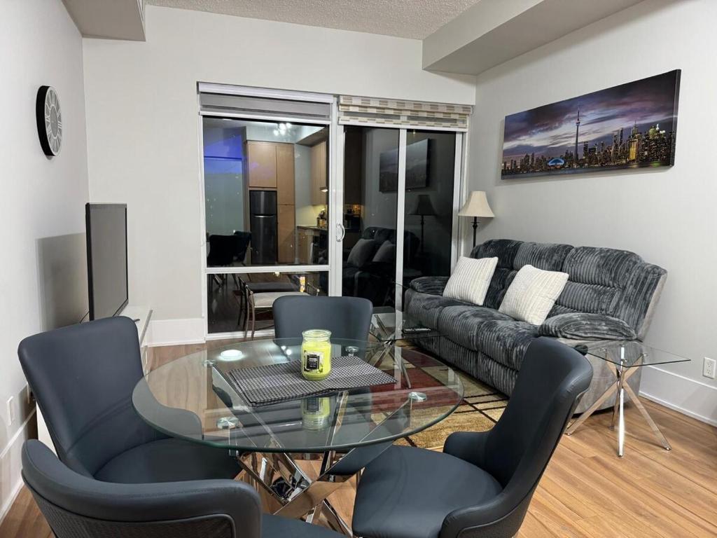 Downtown Toronto Condo with CN Tower View, Toronto (updated prices 2025)