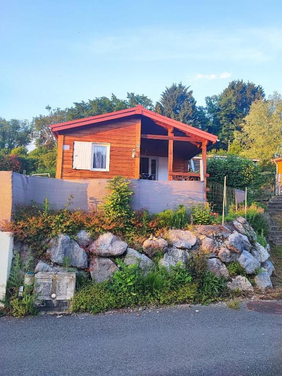 Chalet cosy 300 mètres du lac, Margencel (updated prices 2025)