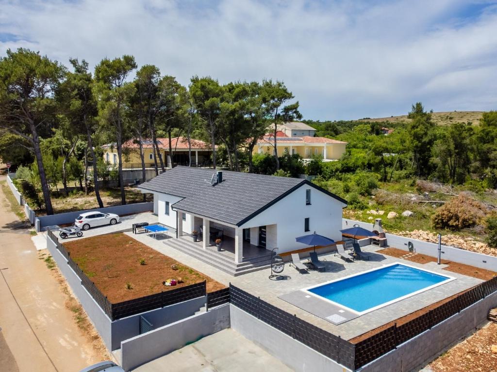 Family friendly house with a swimming pool Vir - Lozice, Vir - 24575 ...