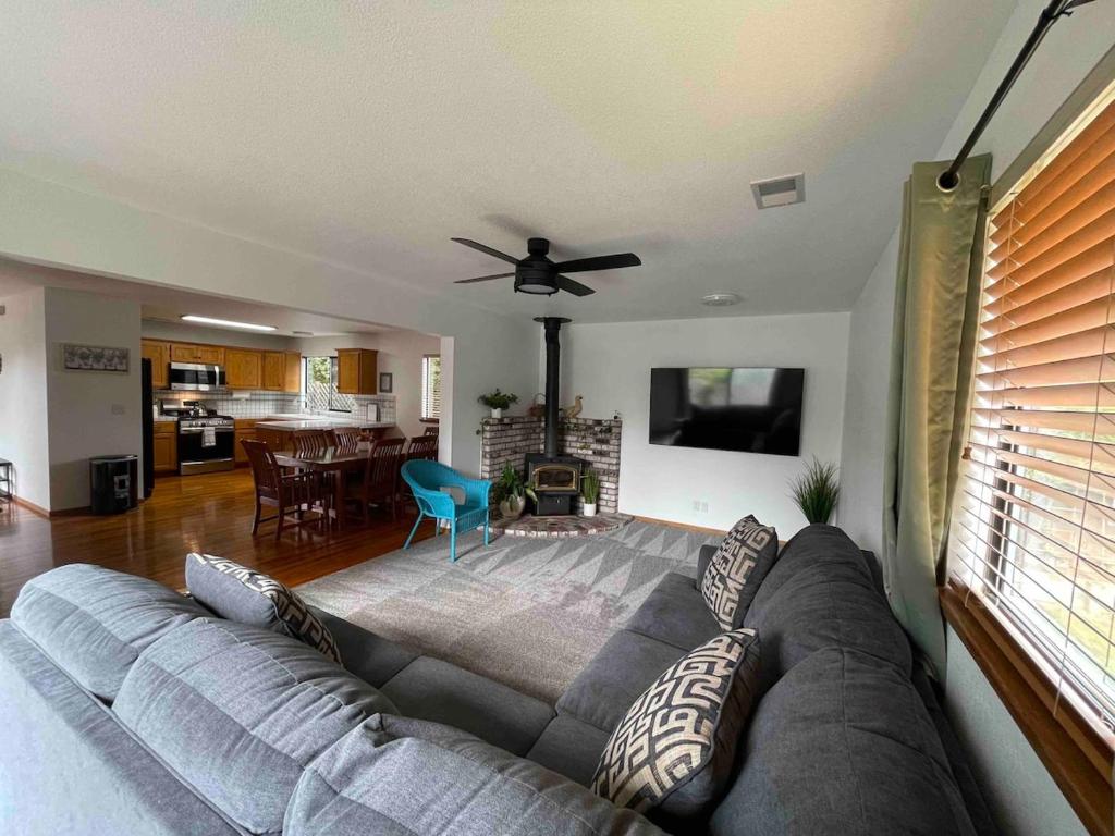 Humboldt Fern House - Beaches, Redwoods, Privacy, McKinleyville (preços ...