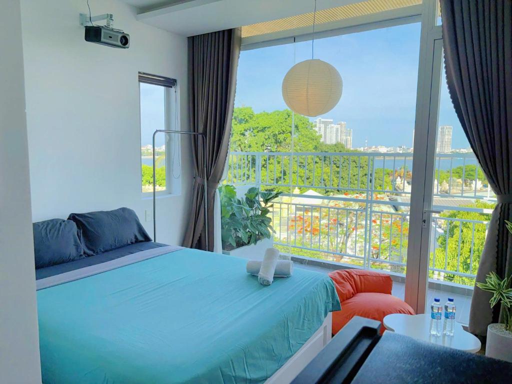 Corgi House Danang - Steps from Dragon Bridge, Danang (updated prices 2025)