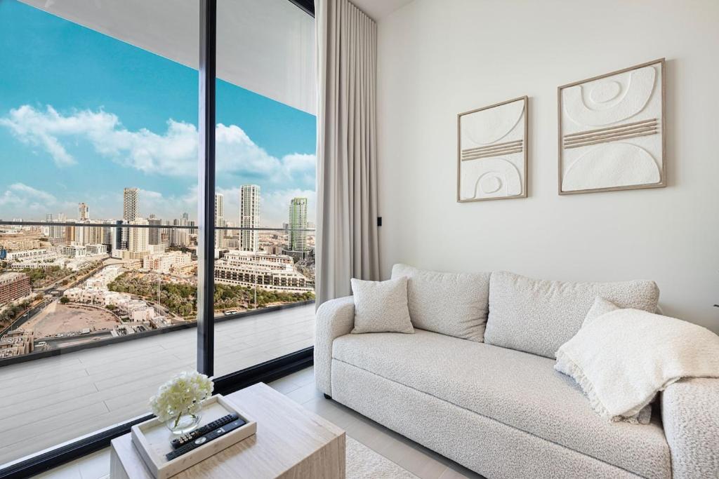 Cozy Apartment Gym Pool High 17th Floor JVC Gateway to Dubai, Dubai ...
