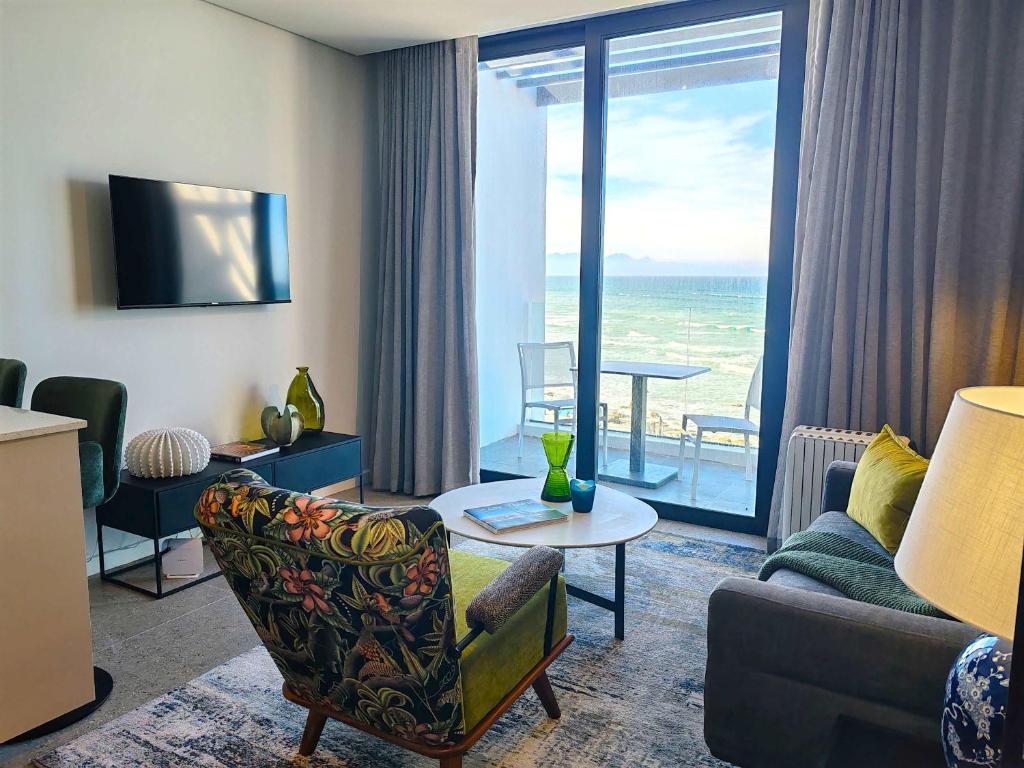 Wavescape Chic Seaside Stay, Muizenberg (updated prices 2025)