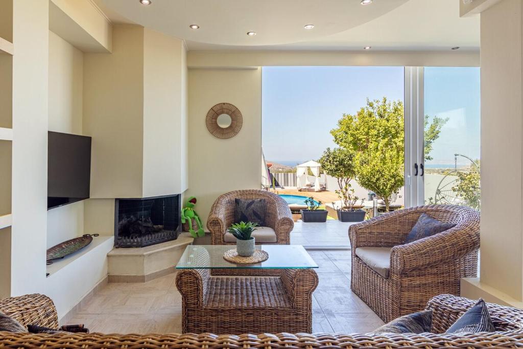 Istamnos Terra Villa Boho Nest- Shared Pool 1, Stamnoí की (2026 के लिए ...