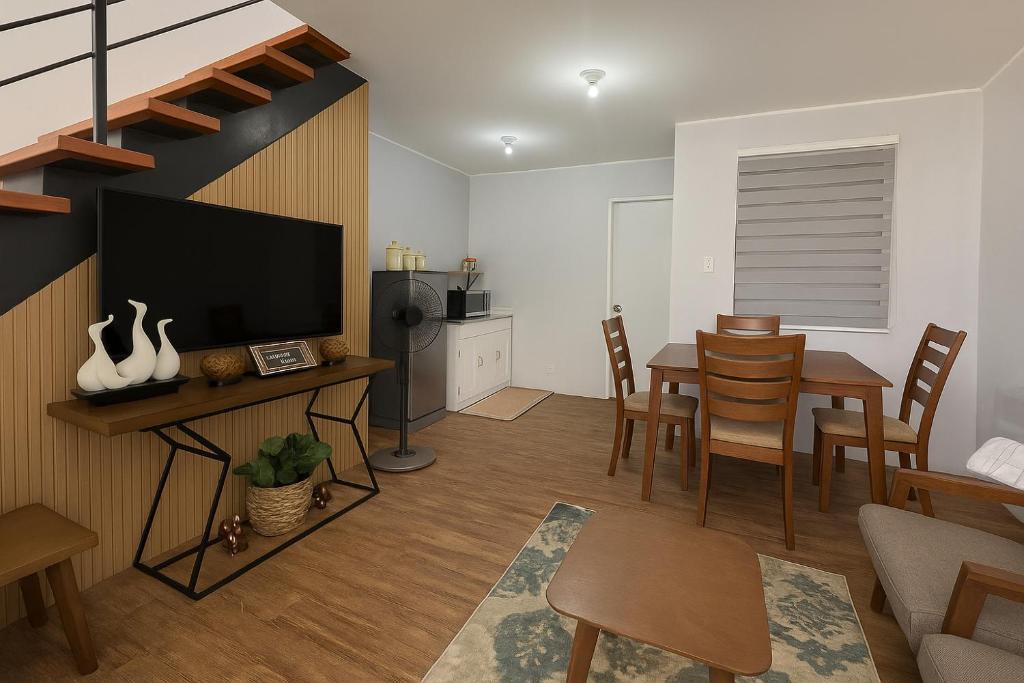 House near Caleruega Chapel & Twin Lakes Tagaytay - The Nook By Reivel ...