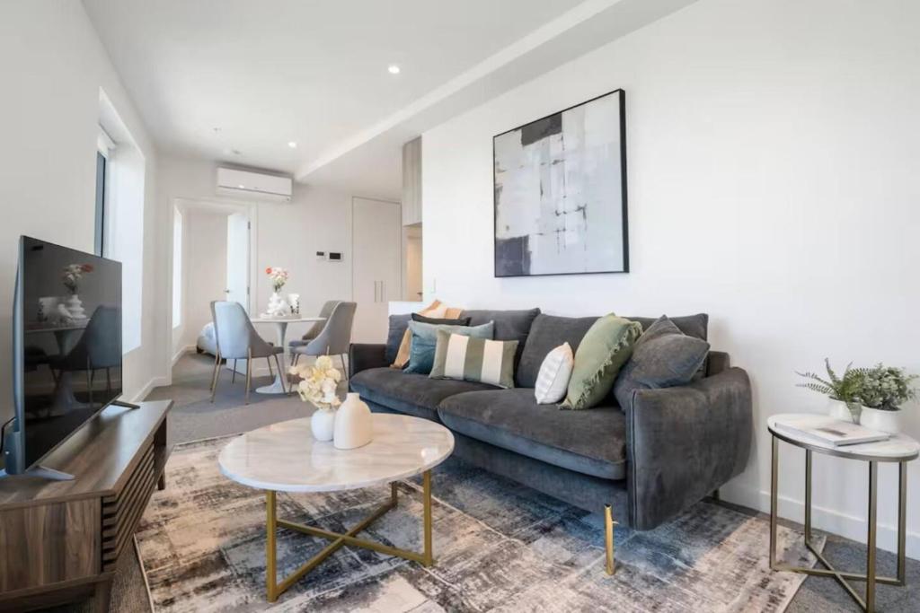 Stylish Southbank 2bd Epic Views Rooftop Gym, Pool, Melbourne ...