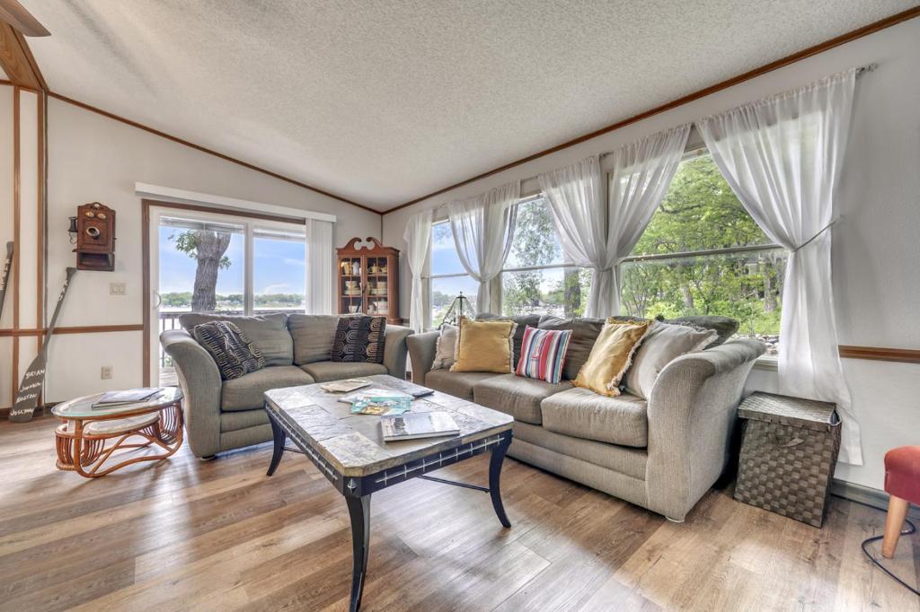 The Lakeside Shack on West Lake Okoboji, Spirit Lake (preços ...