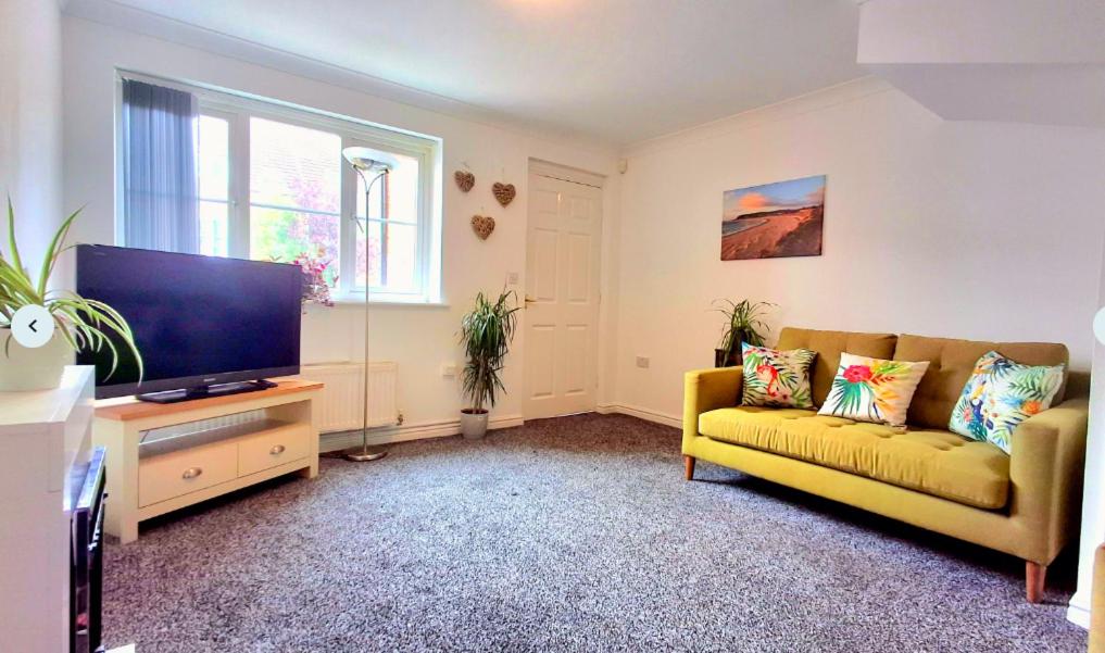 Heather Lea townhouse, Bebside (updated prices 2025)