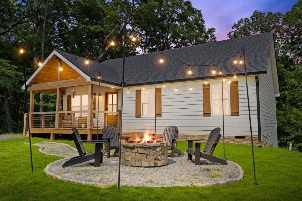 MTN Views-Hot Tub- Games-Dog Friendly, Ellijay (precios actualizados 2025)