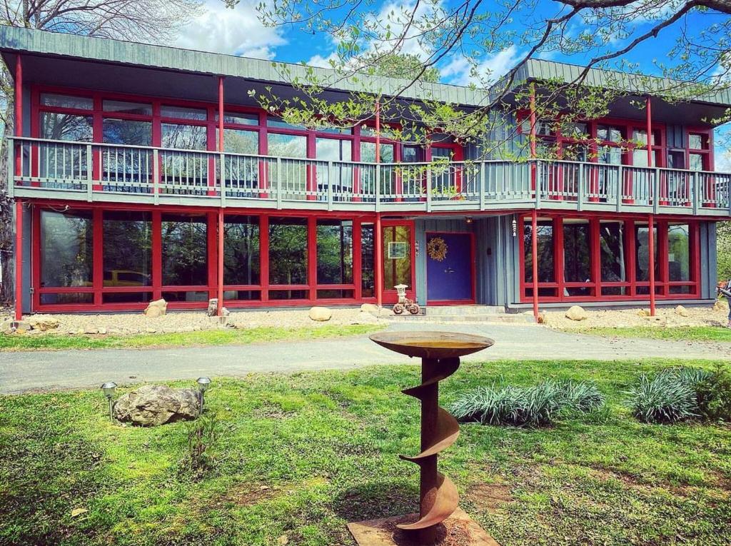 Stylish & Spacious Estate On The Brew Ridge Trail, Nellysford (updated ...