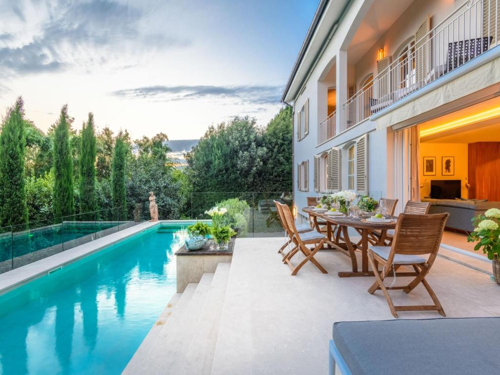 Villa in Tuscany with Panoramic Pool, Lucca (updated prices 2026)