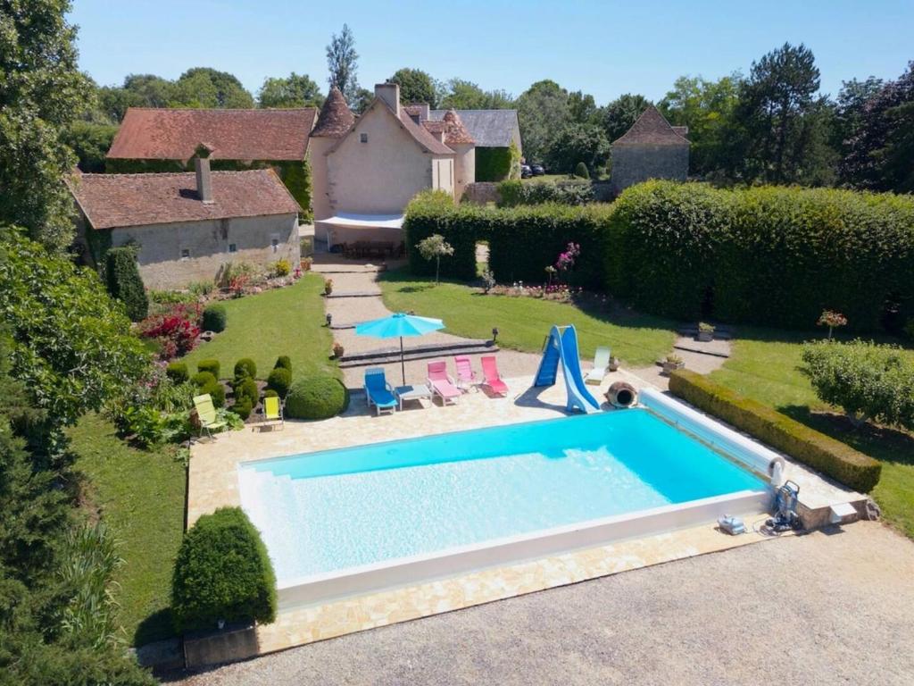 Manoir du 15ème siècle avec piscine dans le Parc Naturel Régional de la Brenne - FR-1-591-740 ...