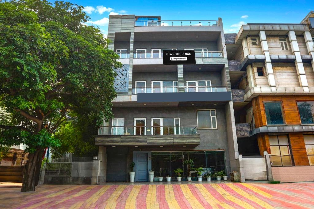 Townhouse OAK Townhouse Oak ISKCON Rohini Townhouse Oak Rohini Sector ...