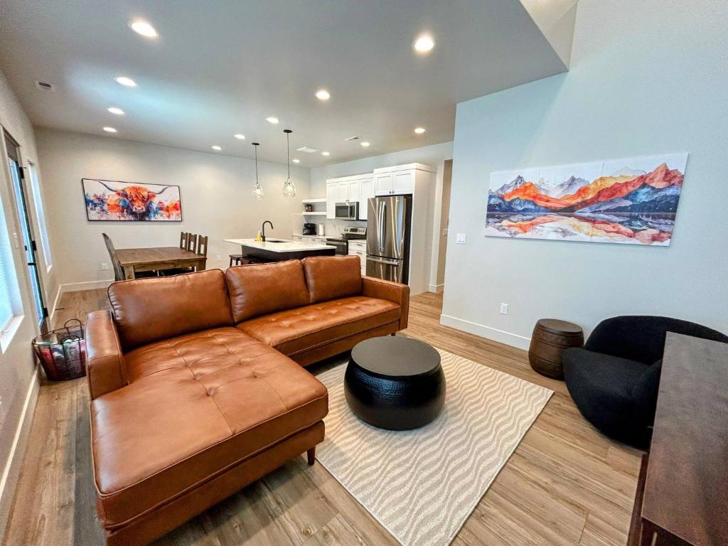 Teton Duo | Side-by-Side Homes | Hot Tubs+Walkable, Driggs (updated ...