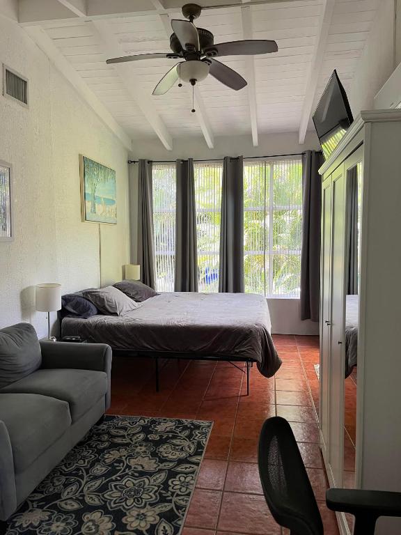 COZY 1BD Cottage in Central Miami - Sleeps 2, Miami (updated prices 2025)