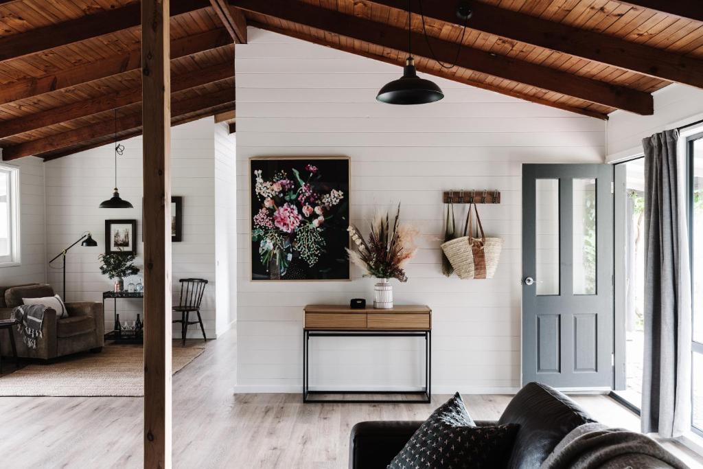 The Ridge House - Stylish Gippsland Getaway, Yarragon (updated prices 2026)
