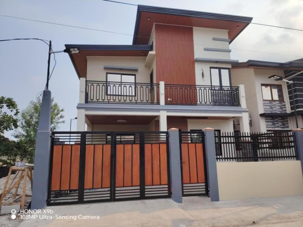 Modern house with a mountain view, Dirita (updated prices 2025)