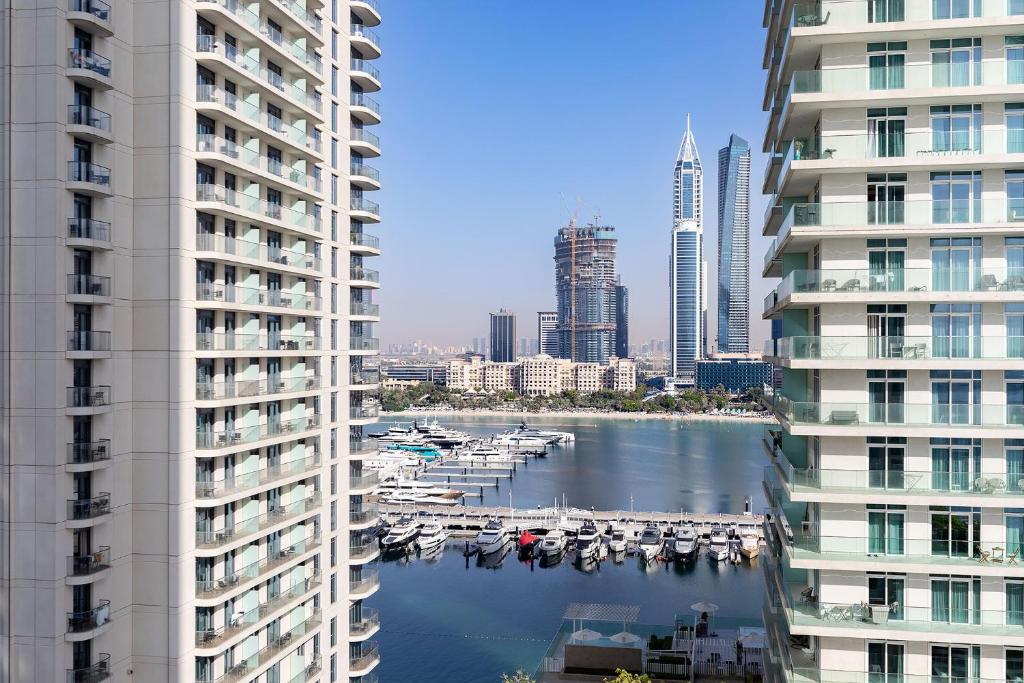 2-Bedroom by Amber Suites at Beach Vista Tower 1 EMAAR Beachfront ...