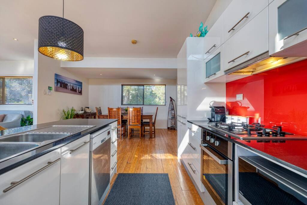 Delightful Dicky Beach Holiday House, Caloundra (updated prices 2025)