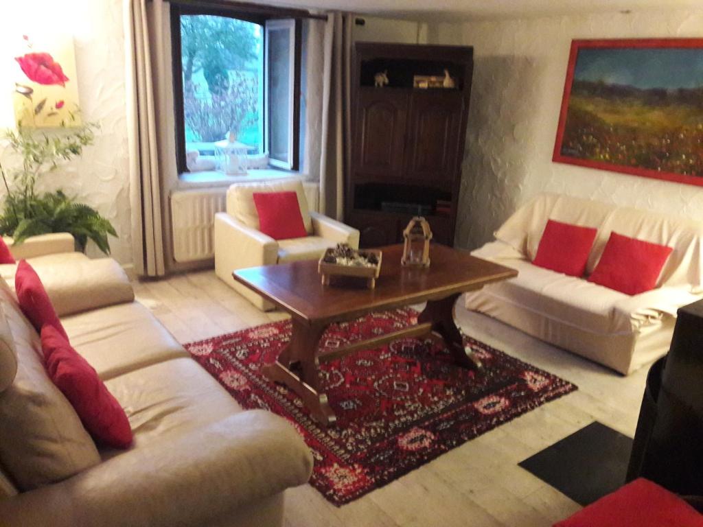 Beautiful and Authentic Cottage, cleaning included, Houffalize (precios ...