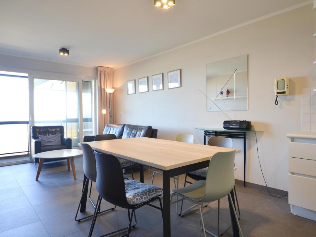 Apartment in Oostduinkerke with Sea View, cleaning included ...
