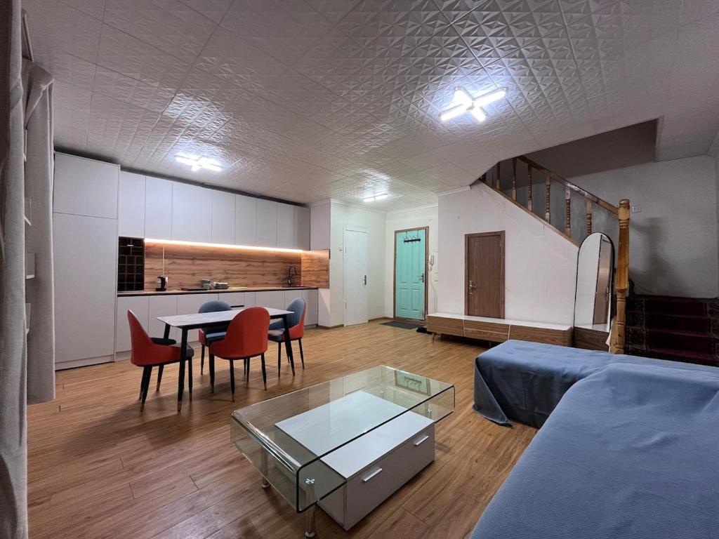 City Center 2 Storey 2 Beds, 1 Sofa with Balcony, Ulaanbaatar (updated ...