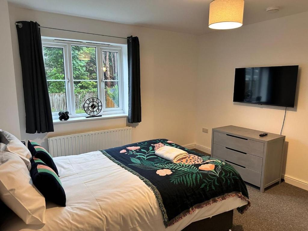 Rushden HUGE 6 Bed house with driveway, Higham Ferrers (updated prices ...