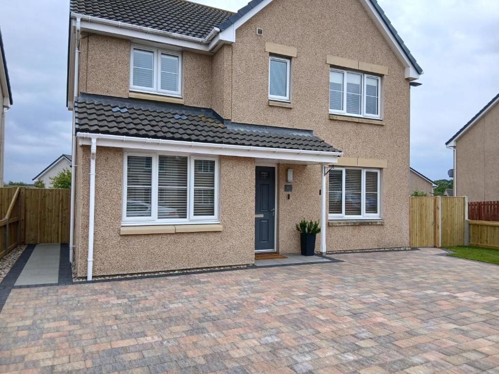 Newly renovated house Elgin, Elgin (updated prices 2026)