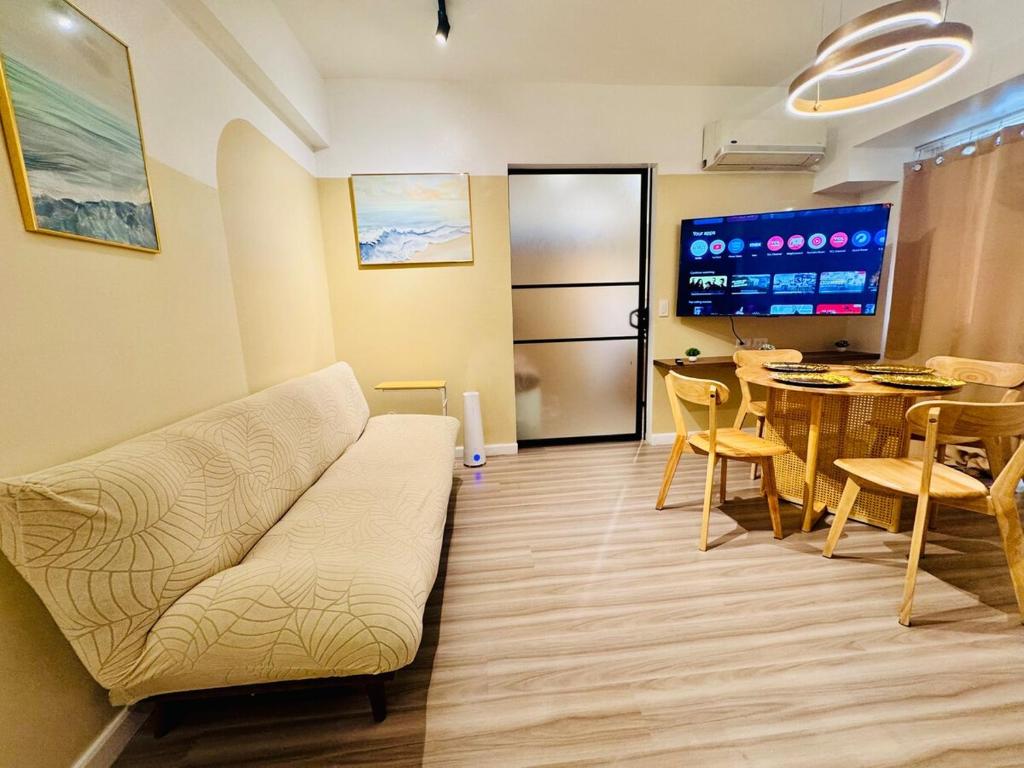 Cozy Vibes Retreat in Makati, Manila (updated prices 2026)