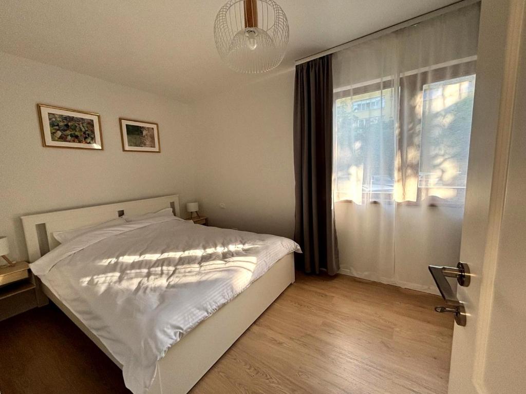 SmartStay Self Check-in Iulius Mall, Timişoara (updated prices 2025)