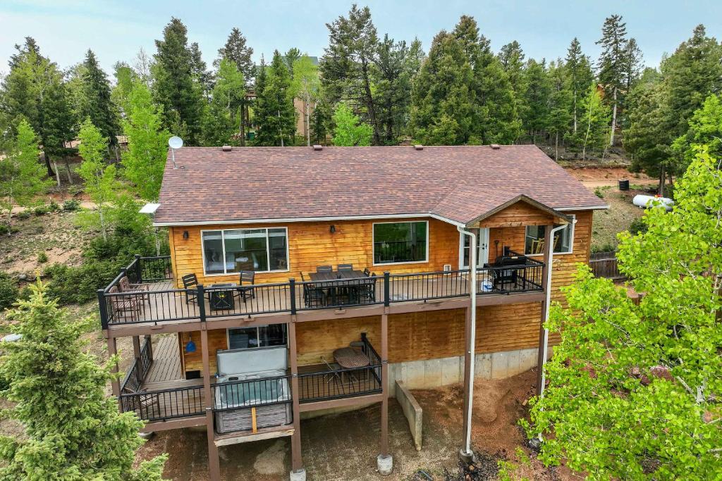 Cedarstone Lodge Luxe Mountain Retreat w Hot Tub, Woodland Park ...