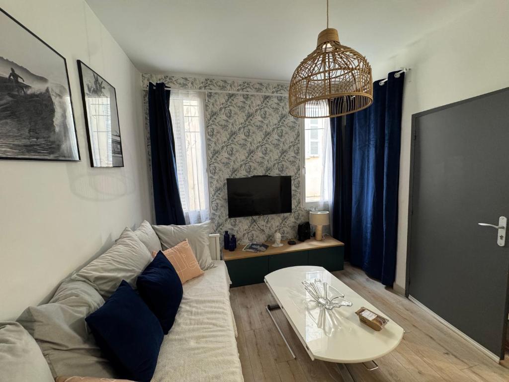 Cosy cottage by Alice Les bords de mer Turquoise, La Ciotat (tarifs ...