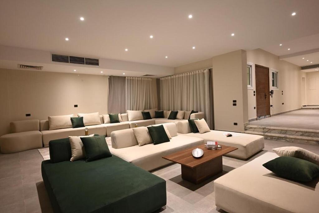 Solana luxury condo, Cairo (updated prices 2025)