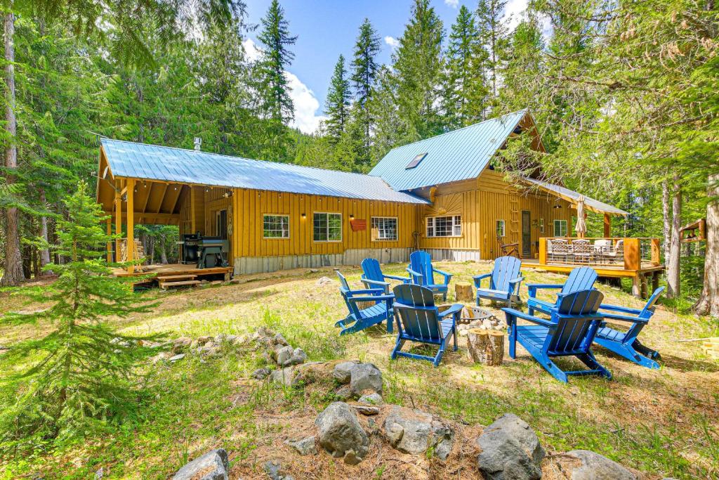 Riverside Cabin on 9 Acres in Montana, Troy (updated prices 2026)
