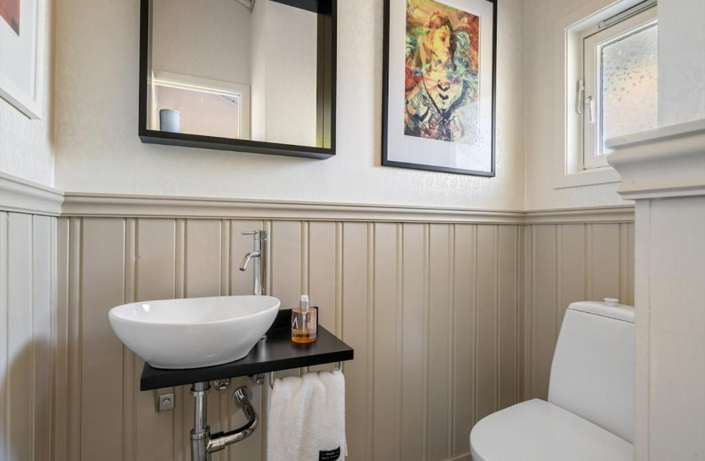 Villa Alsvik, Strand (updated prices 2025)