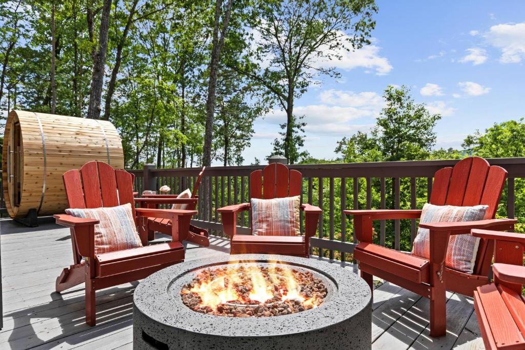 The Bear's Nook: Sauna, Hot Tub, Speakeasy, Views، Cherry Log (أسعار ...