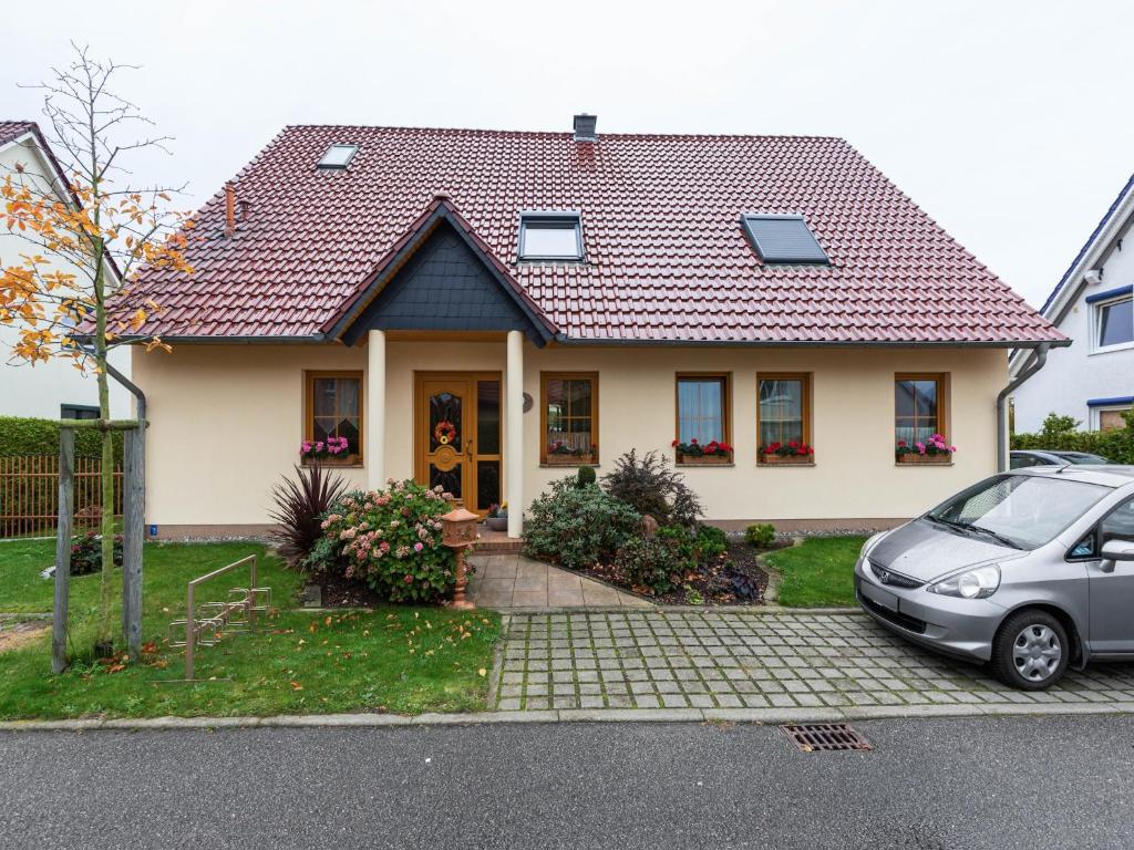 Apartment in Kuehlungsborn with garden, cleaning included, Fulgen ...