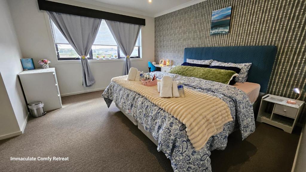 Immaculate Quiet Home with Pool and Gym Ideal for Great Ocean Road ...