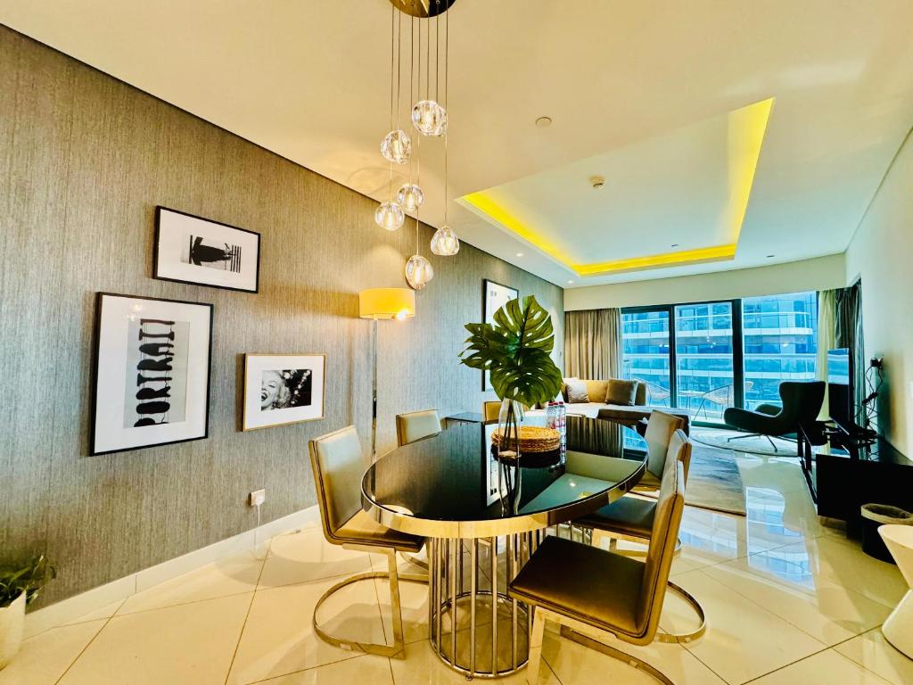 Luxe 3BR , Paramount by DAMAC, Excellent Pool, Dubái (precios ...