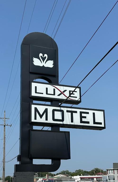 LUXE MOTEL, Worth (updated prices 2026)