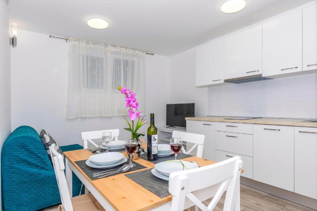 Jadran Beach Apartments, Split (aktualisierte Preise für 2025)
