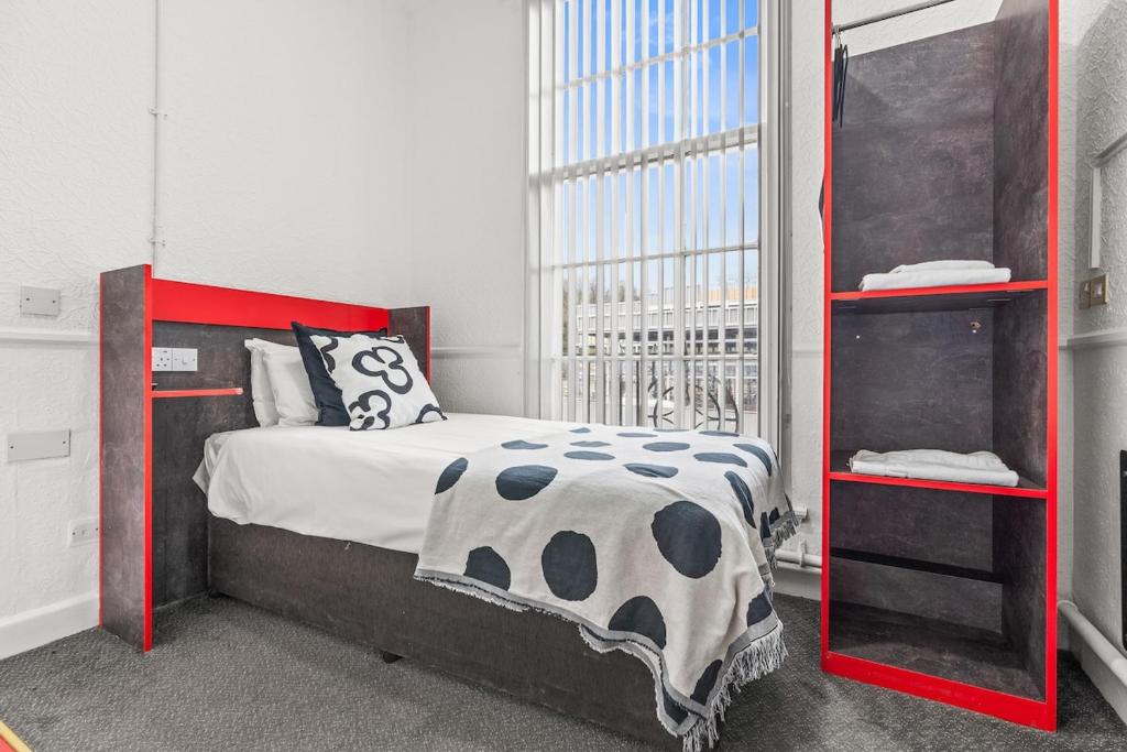 Solo Stay in Dudley Studio with Kitchen & Wi-Fi, Dudley (updated prices ...