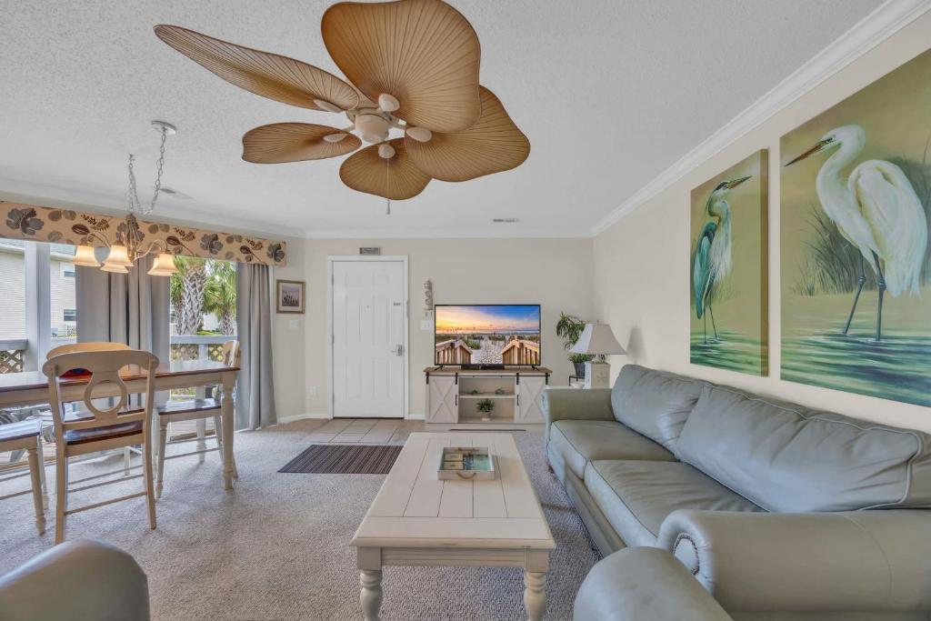 Shorehaven Lakefront & Steps to Beach w Pool and Grill, Myrtle Beach ...