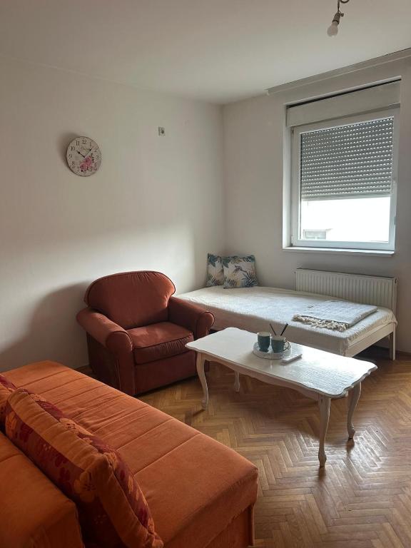 Latinovic 36, Novi Sad (aktualisierte Preise für 2025)