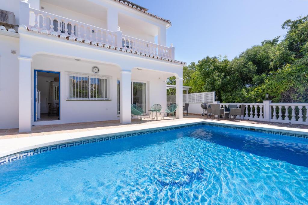 Villa Blue Skies- Calahonda, Sitio de Calahonda (updated prices 2026)