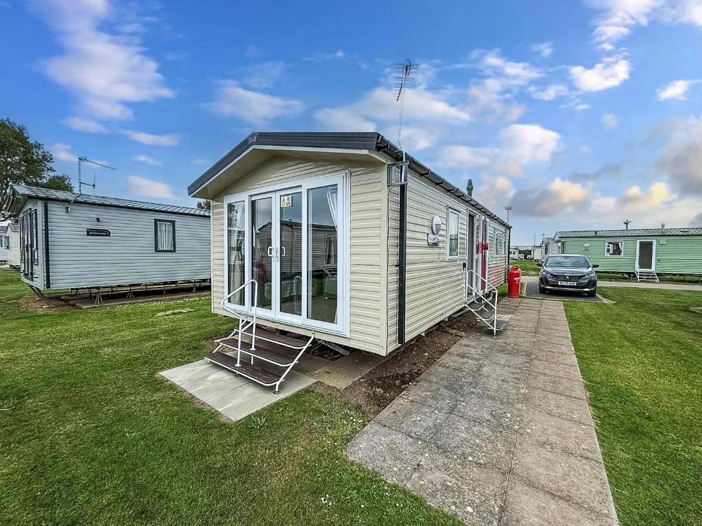 Caravan With Free Unlimited Wi-Fi In Scratby, Norfolk Ref 50071D, Great ...