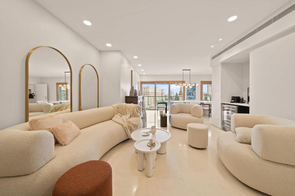 King David Residence Luxury 4 BD/Pool/Gym/Parking, Jerusalem (updated ...