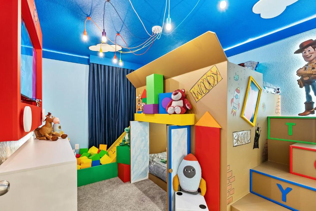 Brand NEW 4 Bedrooms At Solara Resort, Davenport (updated prices 2026)