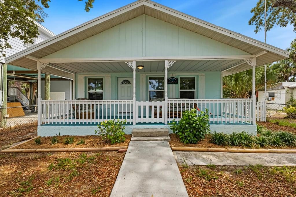 The Blue Dolphin Inn, Cedar Key (precios actualizados 2025)