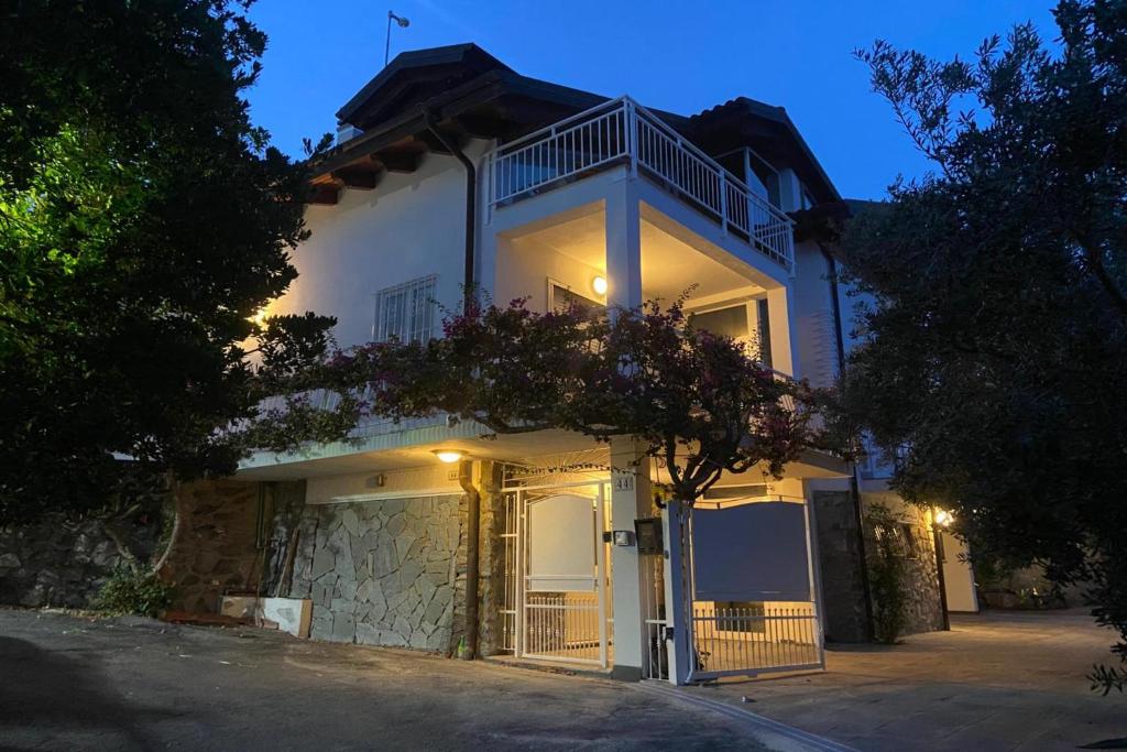 Villa Luce del Sol with Pool, Alassio (updated prices 2025)